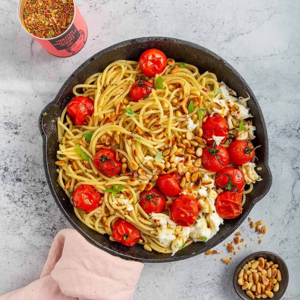 Tomato Mozzarella Spaghetti | Recipe